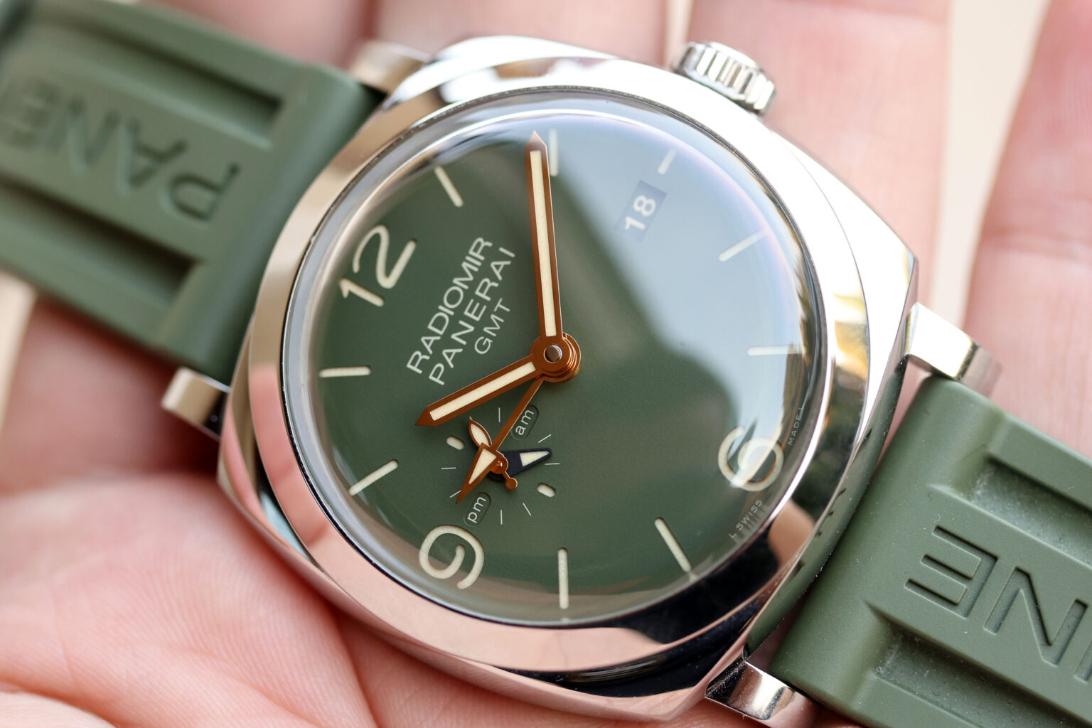 2021 Panerai Radiomir GMT ref. PAM00998 "Military Green Dial, 45mm ...